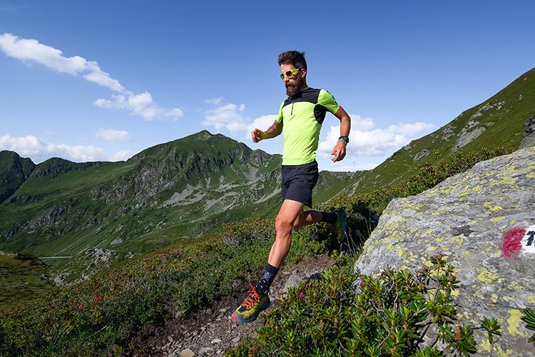 Uphill And Downhill Running Technique Kinetic Revolution Run Strong